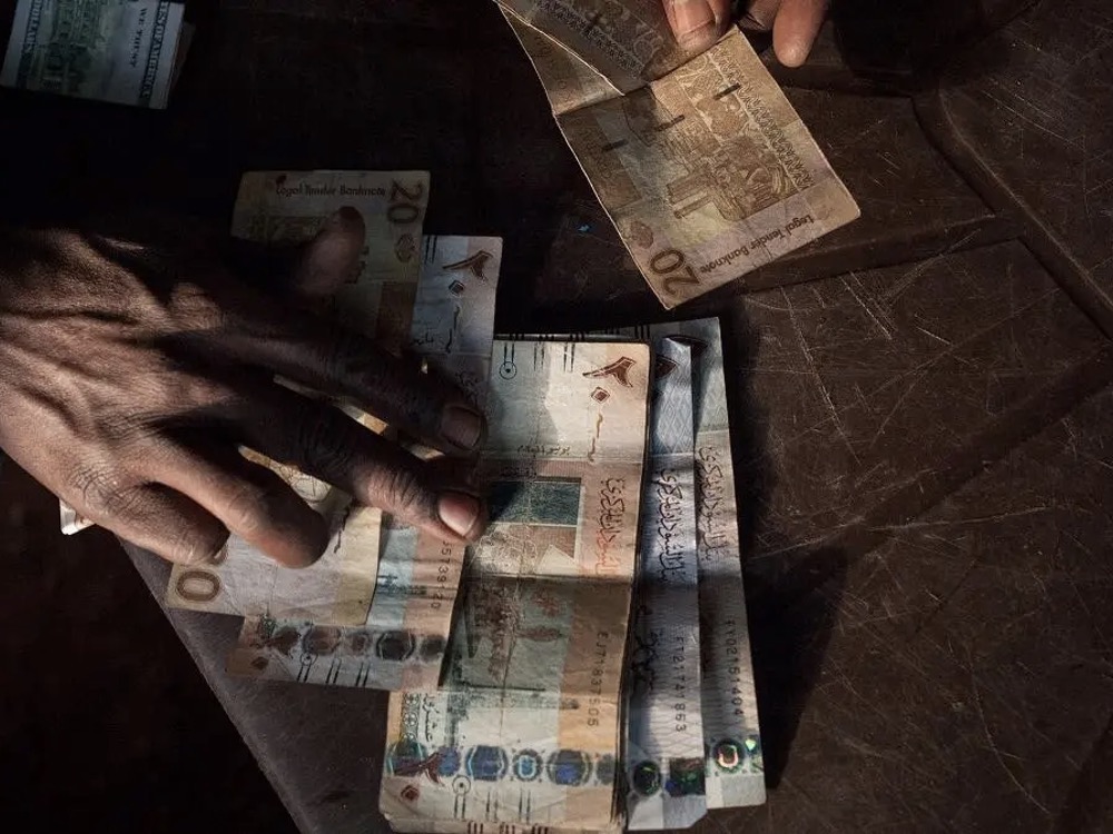 Algerian Dinar to US Dollar Stable in Official, Black Forex Markets ...