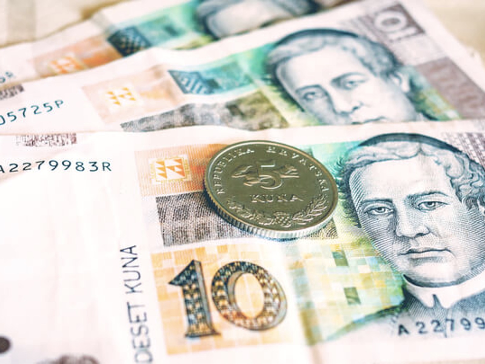 Moody's Cites the Benefits of Replacing the Croatian Kuna with Euro ...
